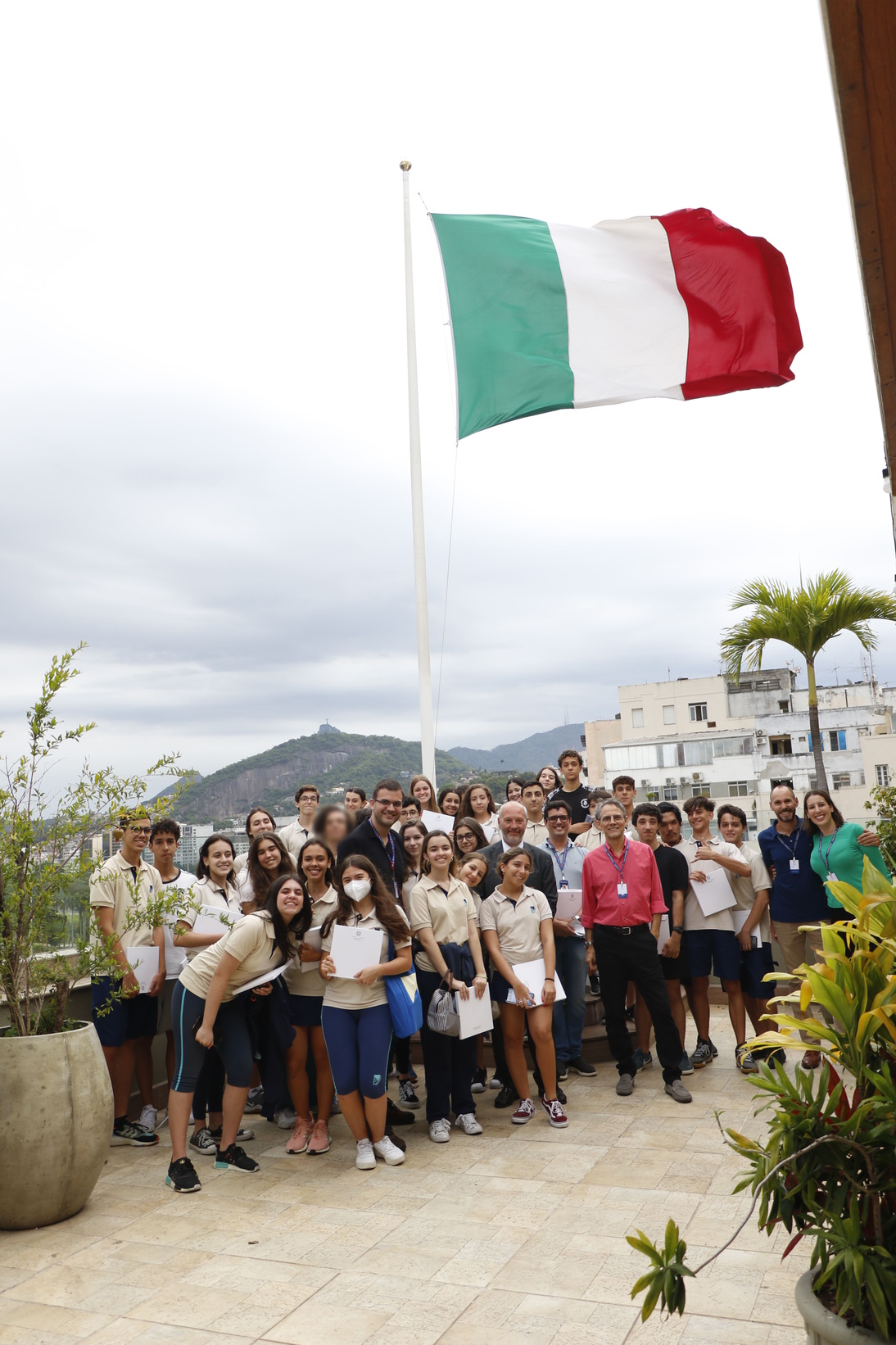 Visita ao Consulado Italiano - Ensino Médio e alunos de Italiano